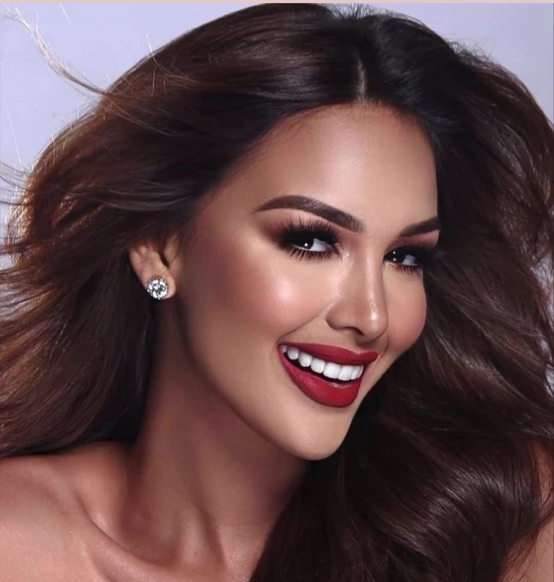 Lisandra Chirinos-Venezuela - Universal Woman Pageant
